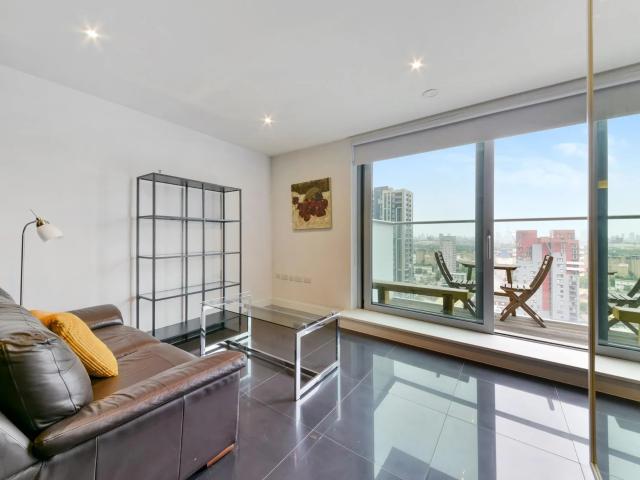 Apartment at Pan Peninsula Square, Greater London