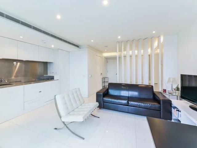 Apartment at Pan Peninsula Square, Greater London