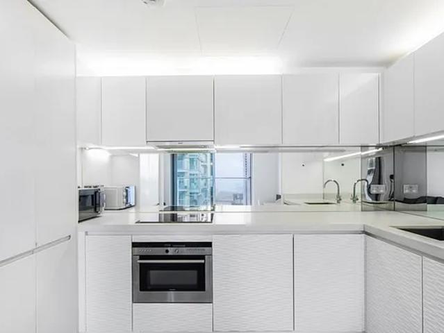 Apartment at Pan Peninsula Square, Greater London