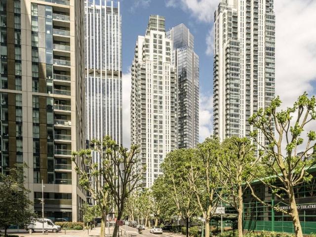 Apartment at Pan Peninsula Square, Greater London