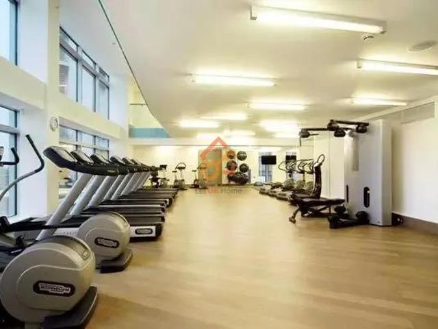 Apartment at Pan Peninsula Square, Greater London
