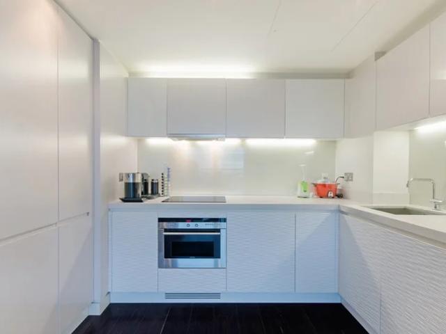 Apartment at Pan Peninsula Square, Greater London
