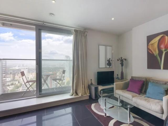 Apartment at Pan Peninsula Square, Greater London
