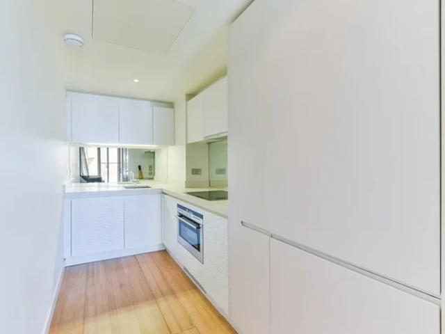 Apartment at Pan Peninsula Square, Greater London