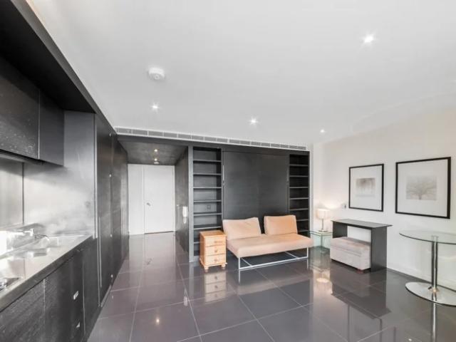 Apartment at Pan Peninsula Square, Greater London