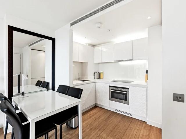 Apartment at Pan Peninsula Square, Greater London