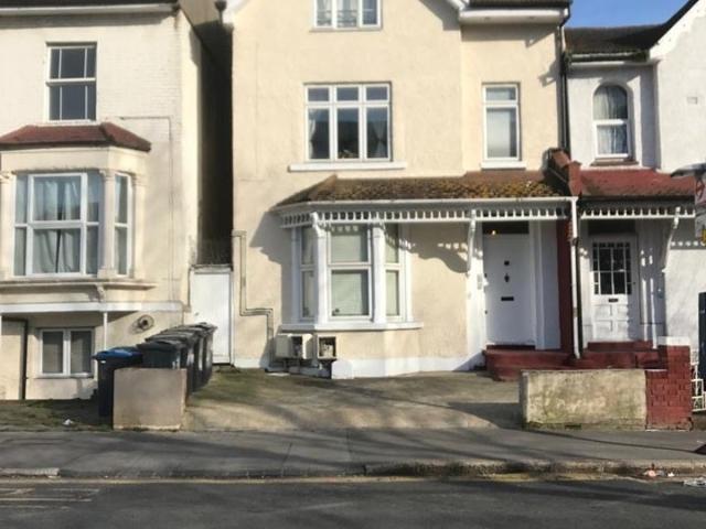 Apartment at Parchmore Road, Greater London