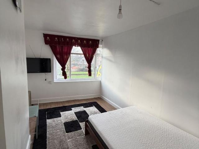 Apartment at Park View Road, Greater London