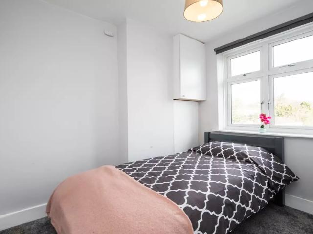 Apartment at Park View Road, Greater London