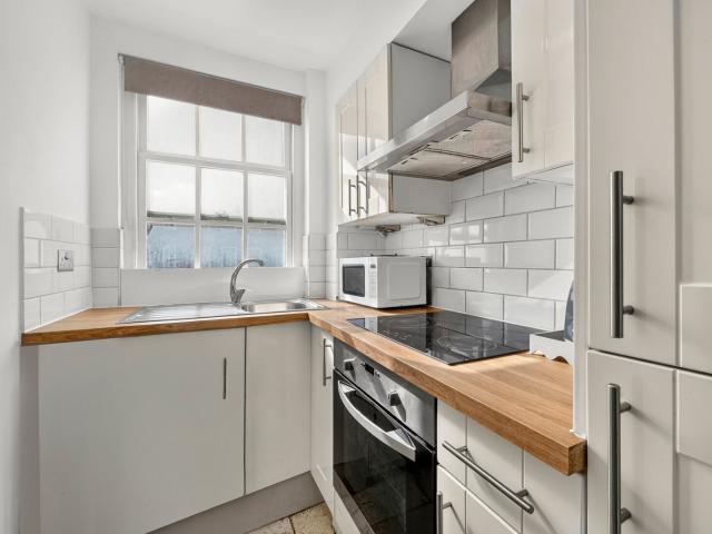 Apartment at Park West Place, City of Westminster