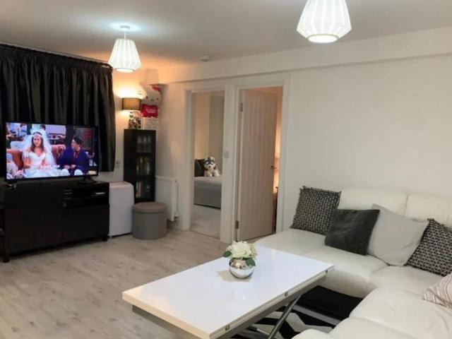 Apartment at Park West Place, City of Westminster