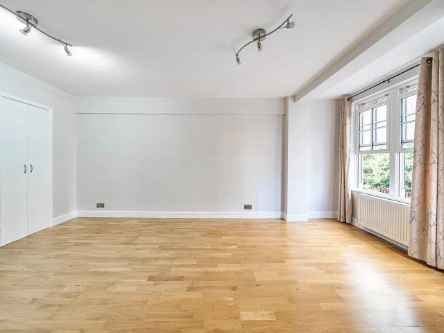 Apartment at Park West Place, City of Westminster