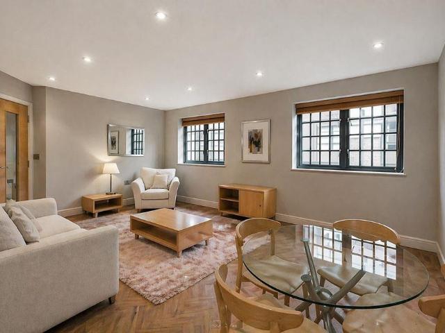 Apartment at Park West Place, City of Westminster