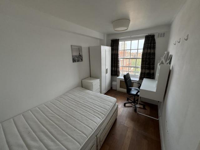Apartment at Park West Place, City of Westminster