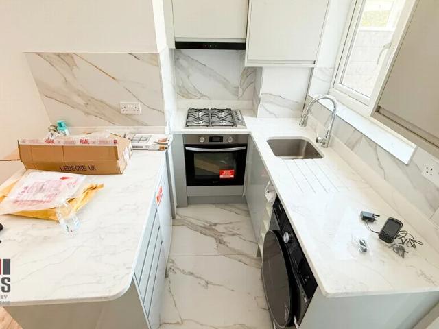 Apartment at Park Avenue, Greater London
