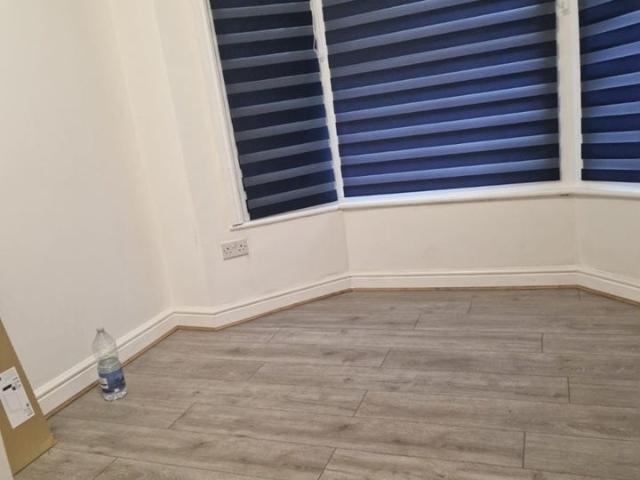Apartment at Park Avenue Road, Greater London