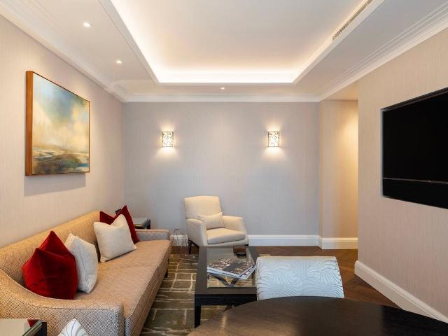 Apartment at Park Lane, City of Westminster