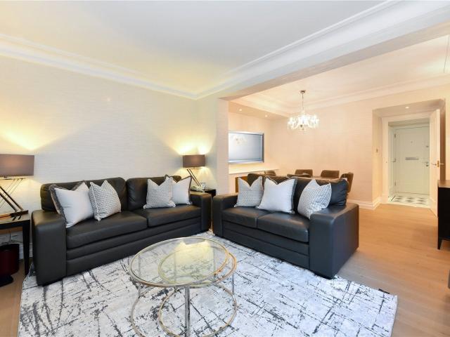 Apartment at Park Lane, City of Westminster