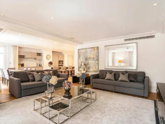 Apartment at Park Lane, City of Westminster