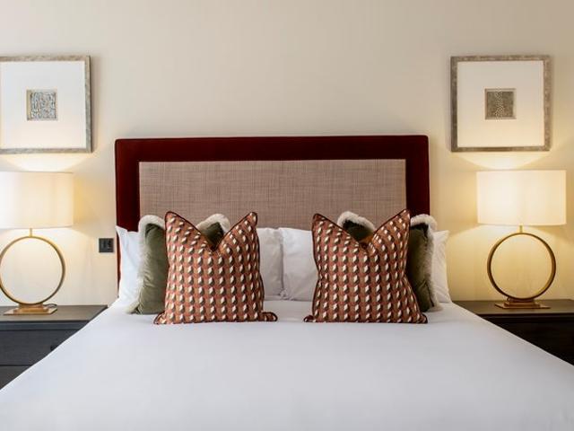 Apartment at Park Lane, City of Westminster
