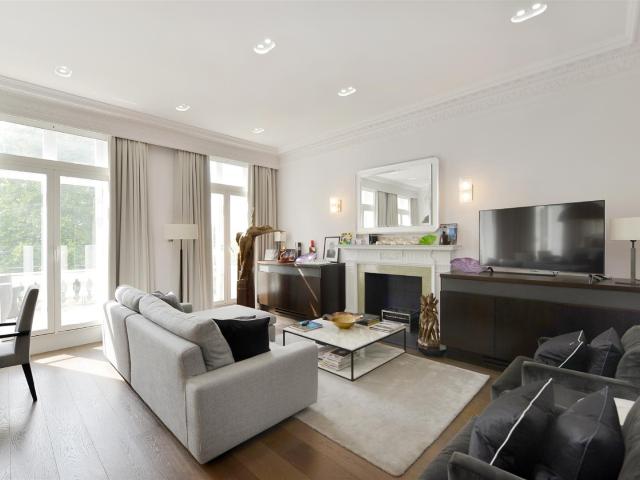 Apartment at Park Lane, London