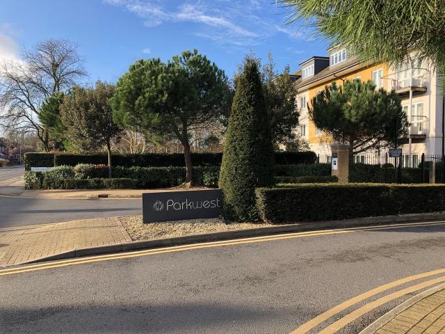 Apartment at Park Lodge Avenue, Greater London
