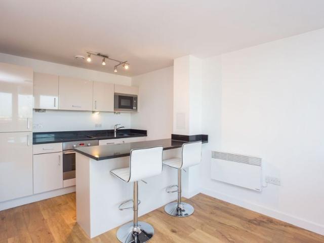 Apartment at Park Lodge Avenue, Greater London