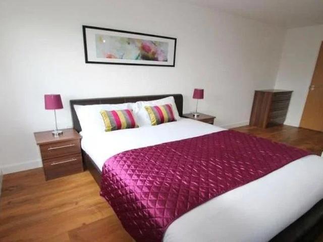 Apartment at Park Lodge Avenue, Greater London