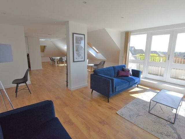 Apartment at Park Lodge Avenue, Greater London