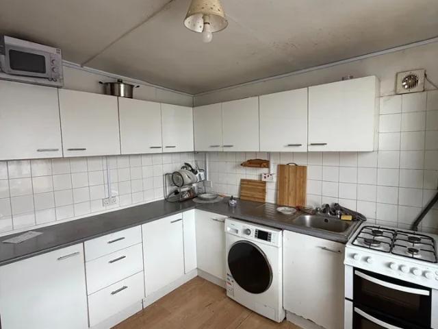 Apartment at Park Parade, Greater London