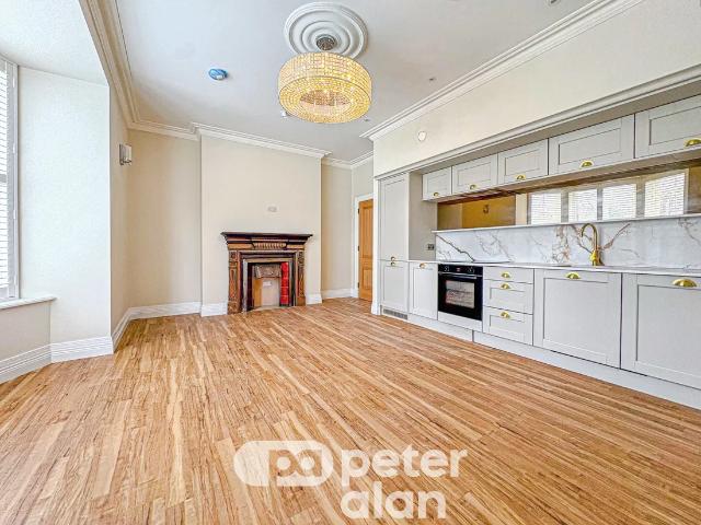 Apartment at Park Place, Cardiff