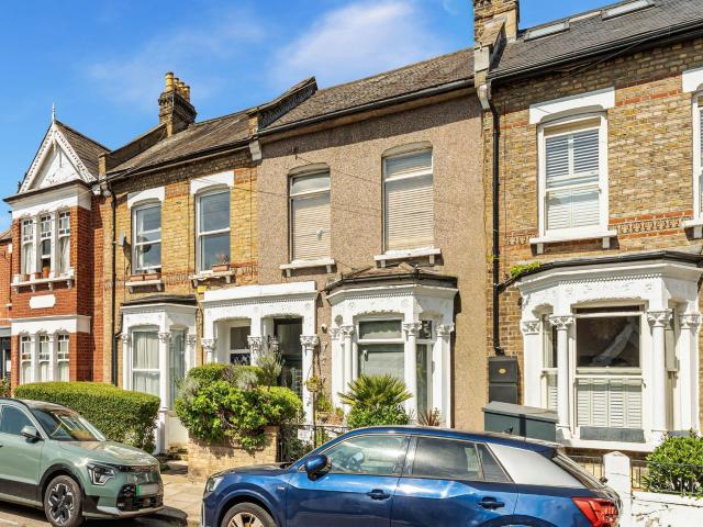 Apartment at Park Ridings, Greater London