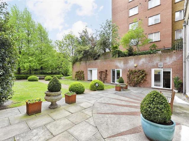 Apartment at Park Road, City of Westminster