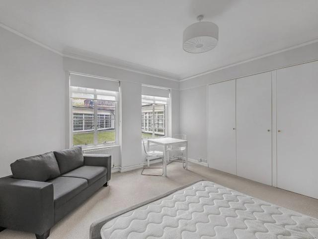 Apartment at Park Road, City of Westminster