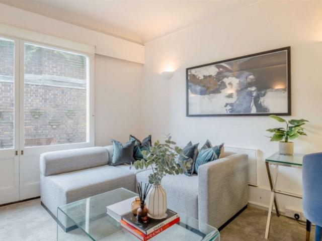 Apartment at Park Road, City of Westminster