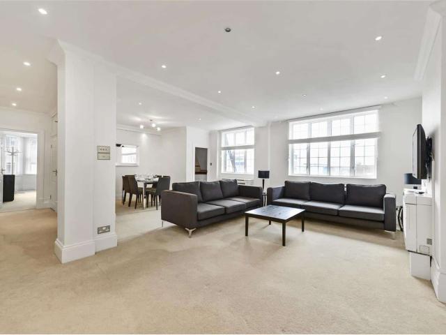 Apartment at Park Road, City of Westminster
