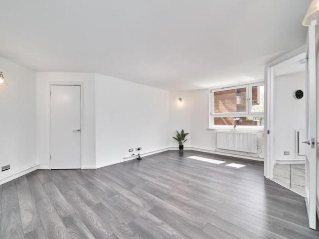 Apartment at Park Road, City of Westminster