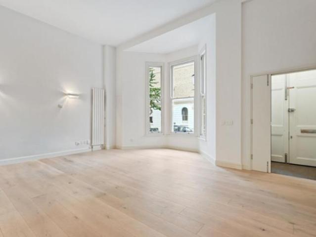 Apartment at Park Road, City of Westminster