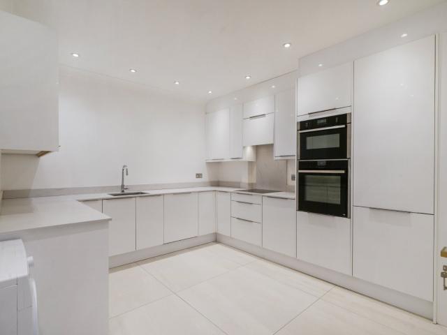 Apartment at Park Road, City of Westminster
