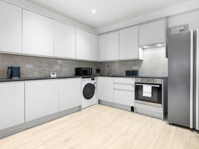 Apartment at Park Road, Greater London