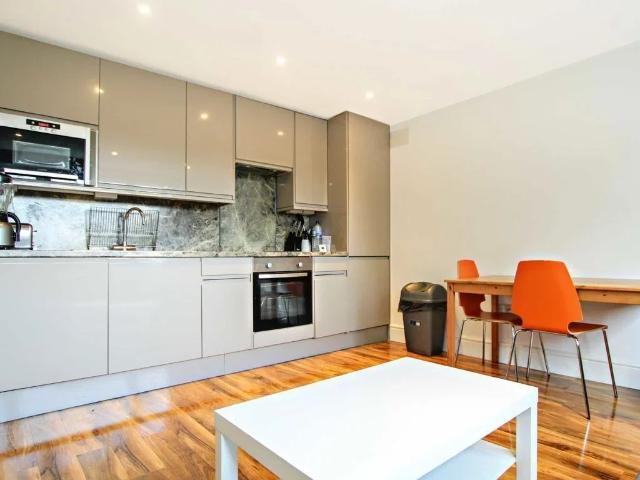 Apartment at Park Road, Greater London
