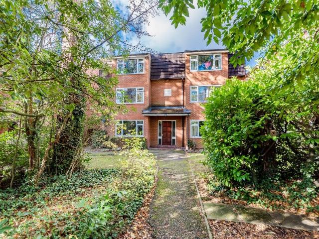 Apartment at Park Road, Surrey Heath