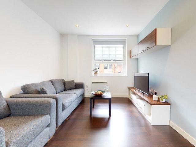 Apartment at Park Square South, Leeds