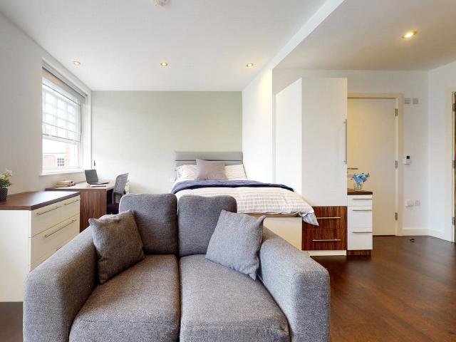 Apartment at Park Square South, Leeds