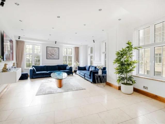 Apartment at Park Street, City of Westminster