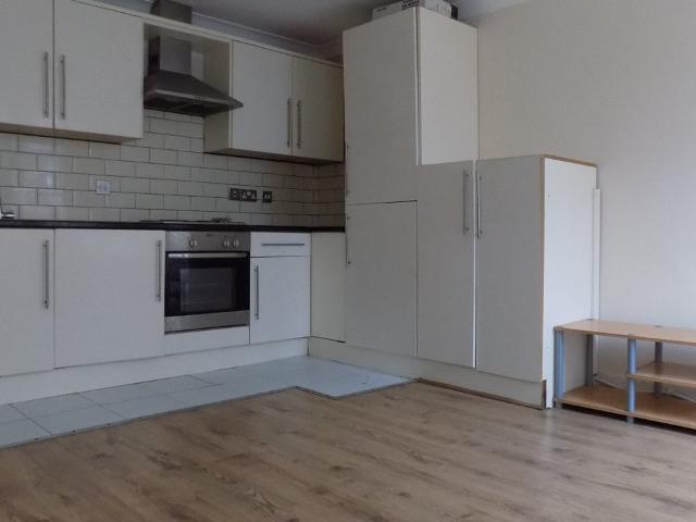Apartment at Park Street West, Luton