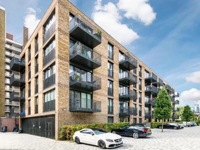 Apartment at Parkham Street, Greater London