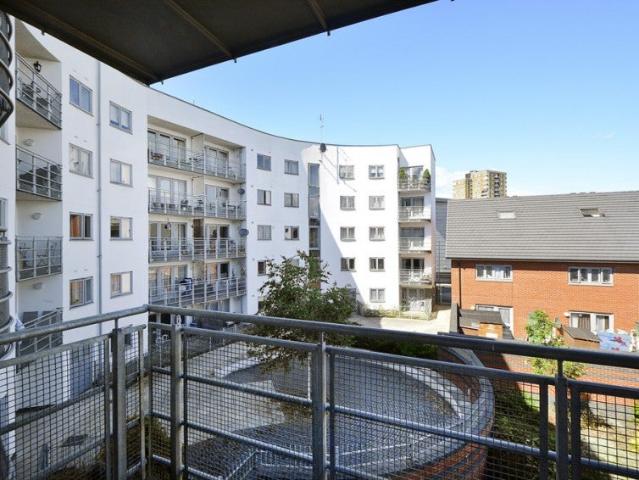 Apartment at Parkside Business Estate, Greater London