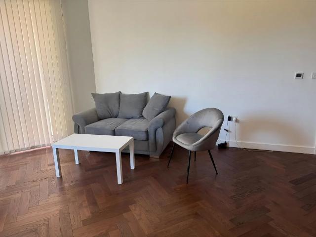Apartment at Parkview Avenue, Greater London