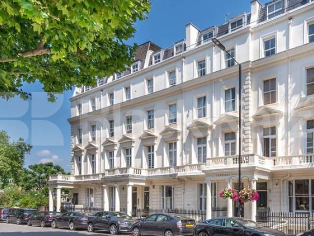 Apartment at Parkway, Greater London